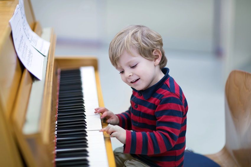 Playing and experimenting: alternative approaches to music education ...
